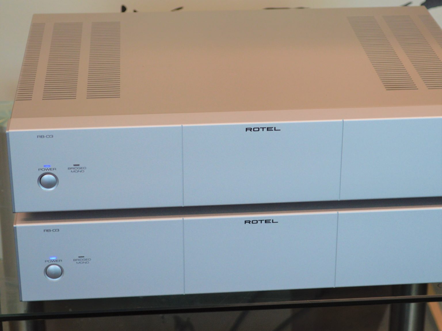 Rotel RB-03 - Hifidealer